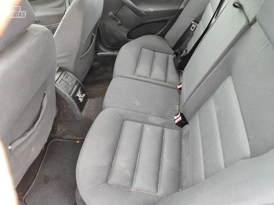 Grey Skoda Octavia 2005 in Marijampole, with an engine capacity of 1.60 L and mileage of 184 thousand km for 1950 €, photo 15 on AUTOMOTO.COM.LV