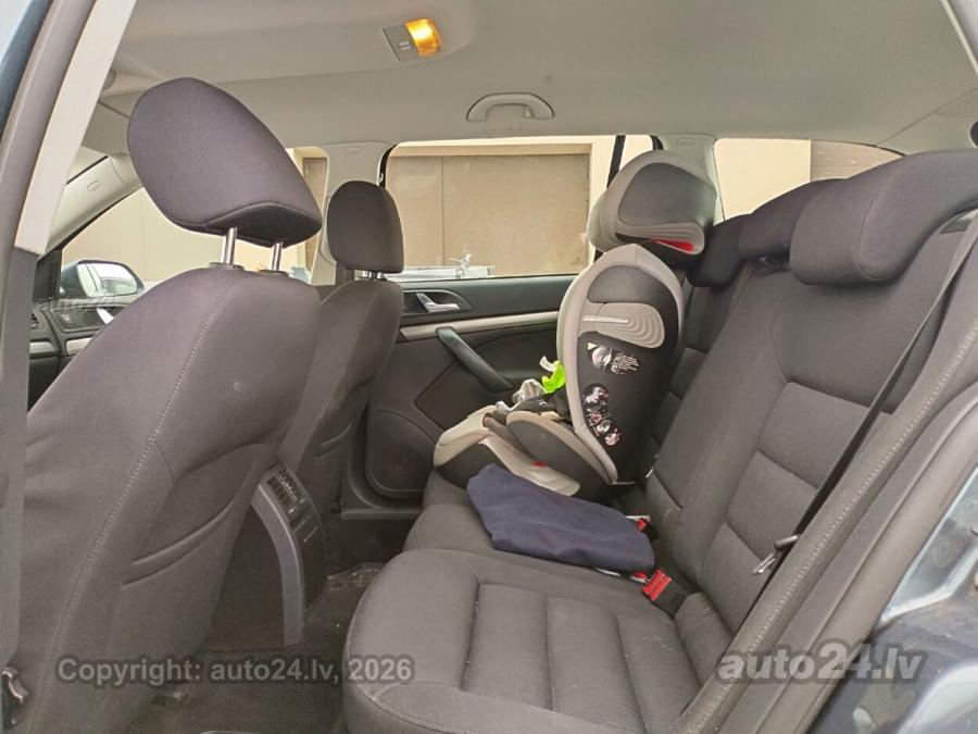 Grey Skoda Octavia 2005 in Voru, with an engine capacity of 1.60 L and mileage of 293 thousand km for 850 €, photo 10 on AUTOMOTO.COM.LV