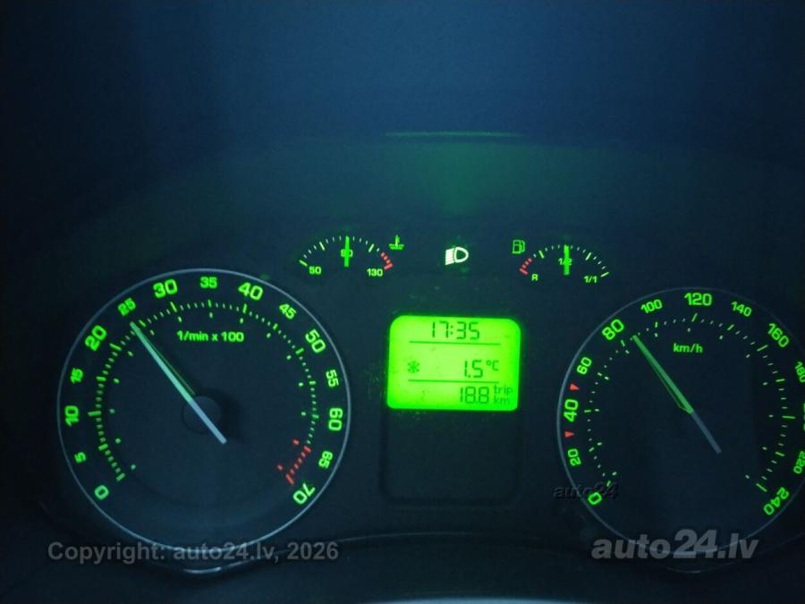 Grey Skoda Octavia 2005 in Voru, with an engine capacity of 1.60 L and mileage of 293 thousand km for 850 €, photo 13 on AUTOMOTO.COM.LV