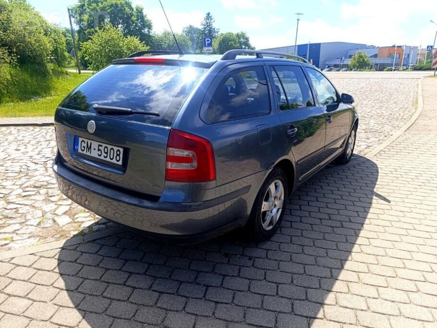 Grey Skoda Octavia 2005 in Liepaja, with an engine capacity of 1.60 L and mileage of 347 thousand km for 980 €, photo 3 on AUTOMOTO.COM.LV