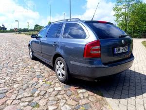 Grey Skoda Octavia 2005 in Liepaja, with an engine capacity of 1.60 L and mileage of 347 thousand km for 980 €, photo 4 on AUTOMOTO.COM.LV