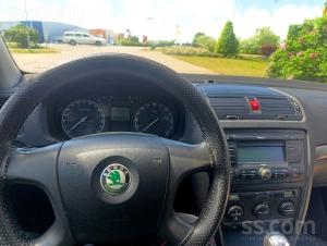 Grey Skoda Octavia 2005 in Liepaja, with an engine capacity of 1.60 L and mileage of 347 thousand km for 980 €, photo 6 on AUTOMOTO.COM.LV