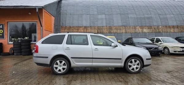 Pelēks Skoda Octavia 2005 Valmiera, ar dzinēja tilpumu 2.00 L un nobraukumu 251 tūkst. km par 1500 €, foto 2 vietnē AUTOMOTO.COM.LV