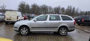 Pelēks Skoda Octavia 2005 Valmiera, ar dzinēja tilpumu 2.00 L un nobraukumu 251 tūkst. km par 1500 €, foto 6 vietnē AUTOMOTO.COM.LV