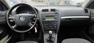 Pelēks Skoda Octavia 2005 Valmiera, ar dzinēja tilpumu 2.00 L un nobraukumu 251 tūkst. km par 1500 €, foto 8 vietnē AUTOMOTO.COM.LV