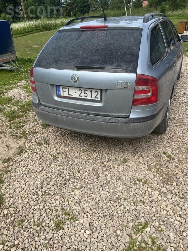 Grey Skoda Octavia 2005 in Riga, with an engine capacity of 1.60 L and mileage of 230 thousand km for 600 €, photo 3 on AUTOMOTO.COM.LV