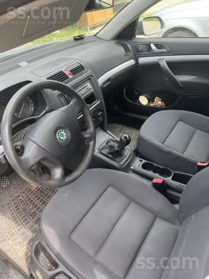 Grey Skoda Octavia 2005 in Riga, with an engine capacity of 1.60 L and mileage of 230 thousand km for 600 €, photo 5 on AUTOMOTO.COM.LV