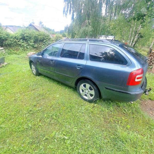 Pelēks Skoda Octavia 2005 Viļņa, ar dzinēja tilpumu 1.90 L un nobraukumu 404 tūkst. km par 1300 €, foto 2 vietnē AUTOMOTO.COM.LV