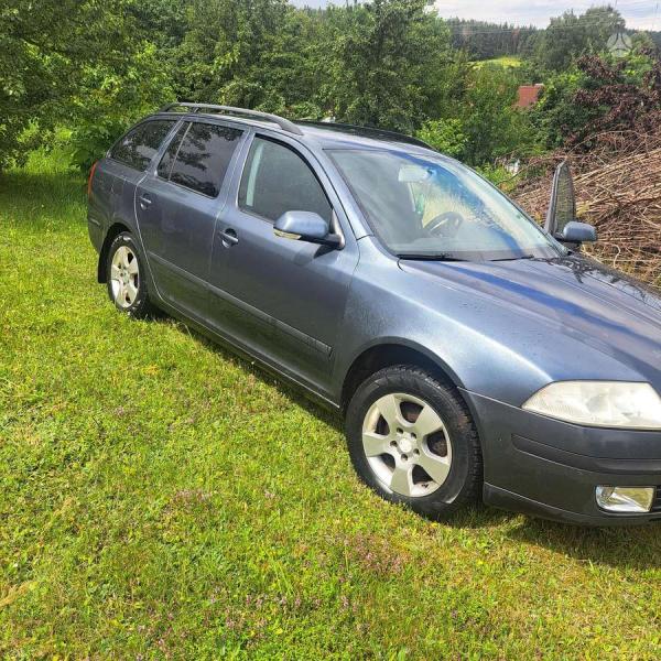 Pelēks Skoda Octavia 2005 Viļņa, ar dzinēja tilpumu 1.90 L un nobraukumu 404 tūkst. km par 1300 €, foto 3 vietnē AUTOMOTO.COM.LV