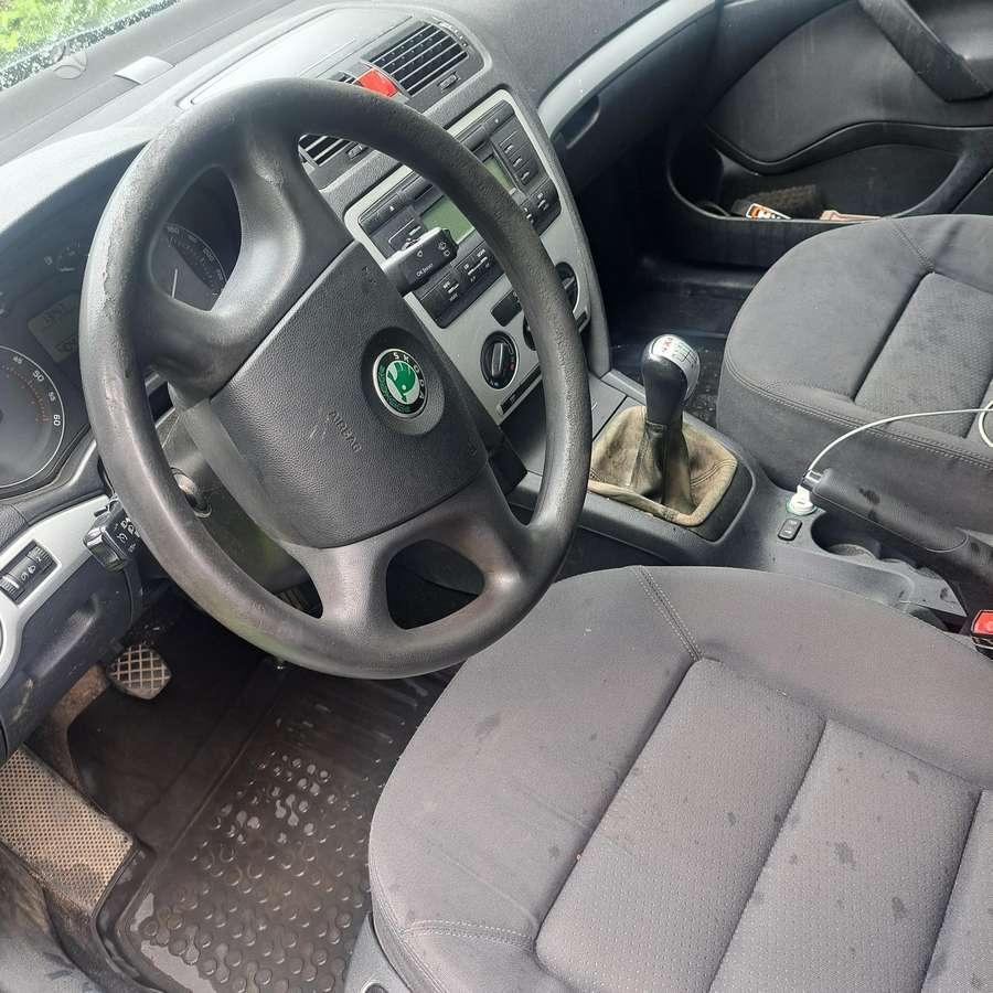 Grey Skoda Octavia 2005 in Vilnius, with an engine capacity of 1.90 L and mileage of 404 thousand km for 1300 €, photo 9 on AUTOMOTO.COM.LV