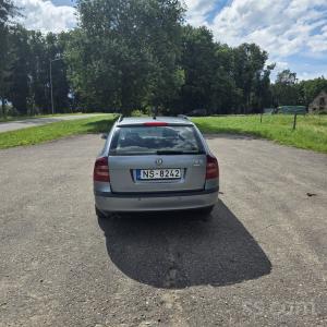 Grey Skoda Octavia 2005 in Valka, with an engine capacity of 2.00 L and mileage of 382 thousand km for 2700 €, photo 6 on AUTOMOTO.COM.LV