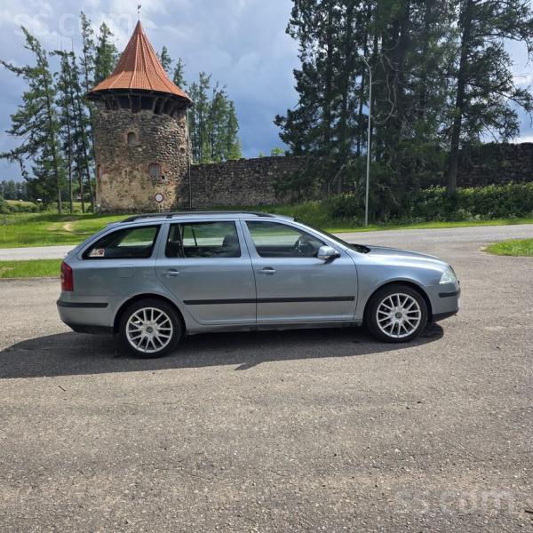 Pelēks Skoda Octavia 2005 Valka, ar dzinēja tilpumu 2.00 L un nobraukumu 382 tūkst. km par 2700 €, foto 8 vietnē AUTOMOTO.COM.LV