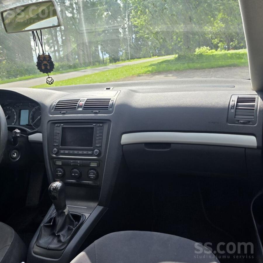 Grey Skoda Octavia 2005 in Valka, with an engine capacity of 2.00 L and mileage of 382 thousand km for 2700 €, photo 12 on AUTOMOTO.COM.LV