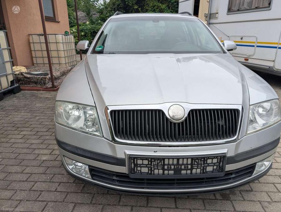 Grey Skoda Octavia 2005 in Vilkaviskis, with an engine capacity of 1.97 L and mileage of 196 thousand km for 1350 €, photo 3 on AUTOMOTO.COM.LV