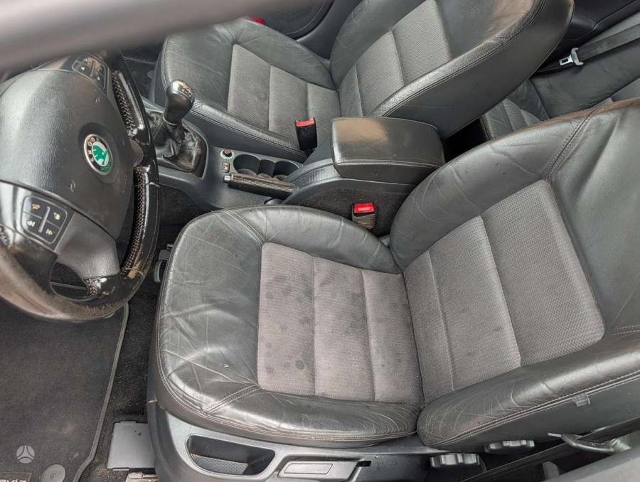 Grey Skoda Octavia 2005 in Vilkaviskis, with an engine capacity of 1.97 L and mileage of 196 thousand km for 1350 €, photo 13 on AUTOMOTO.COM.LV