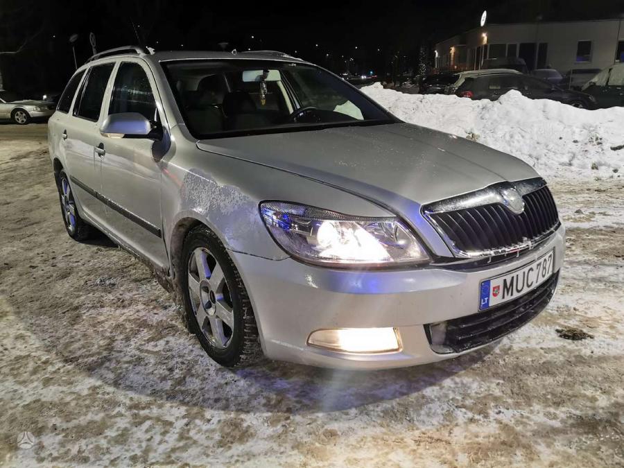 Grey Skoda Octavia 2006 in Vilnius, with an engine capacity of 1.90 L and mileage of 300 thousand km for 1200 €, photo 1 on AUTOMOTO.COM.LV