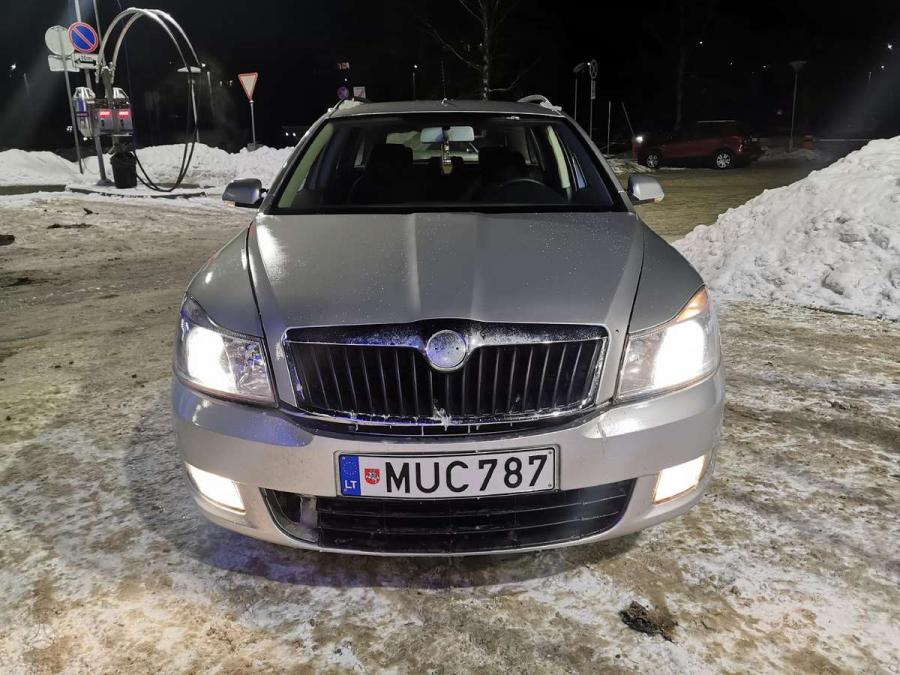 Grey Skoda Octavia 2006 in Vilnius, with an engine capacity of 1.90 L and mileage of 300 thousand km for 1200 €, photo 2 on AUTOMOTO.COM.LV