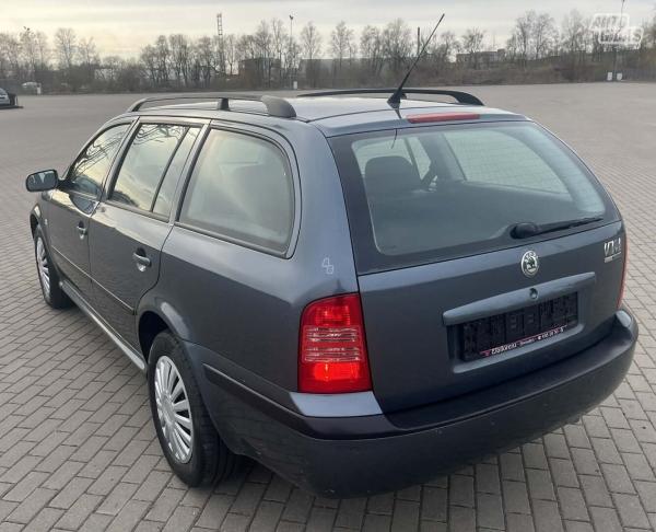 Grey Skoda Octavia 2006 in Marijampole, with an engine capacity of 1.60 L and mileage of 234 thousand km for 1649 €, photo 10 on AUTOMOTO.COM.LV
