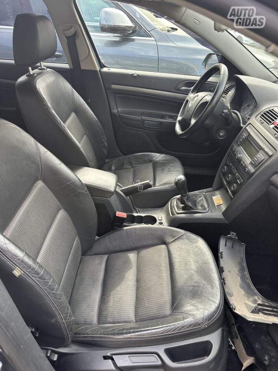 Grey Skoda Octavia 2006 in Vilnius, with an engine capacity of 2.00 L and mileage of 254 thousand km for 599 €, photo 15 on AUTOMOTO.COM.LV