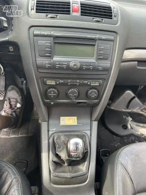 Grey Skoda Octavia 2006 in Vilnius, with an engine capacity of 2.00 L and mileage of 254 thousand km for 599 €, photo 17 on AUTOMOTO.COM.LV