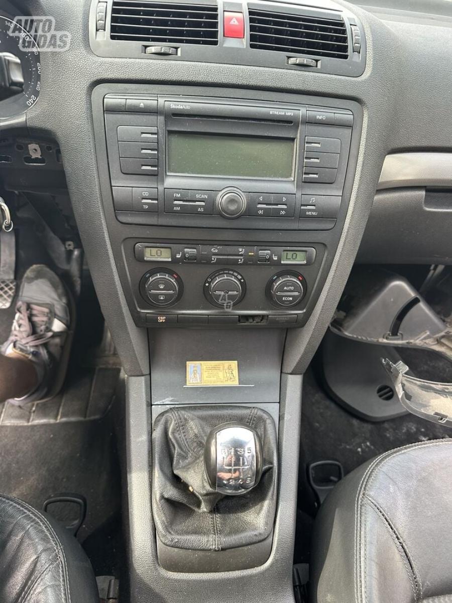 Grey Skoda Octavia 2006 in Vilnius, with an engine capacity of 2.00 L and mileage of 254 thousand km for 599 €, photo 17 on AUTOMOTO.COM.LV