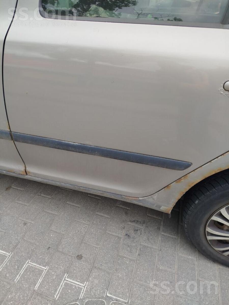 Pelēks Skoda Octavia 2006 Rīga, ar dzinēja tilpumu 1.90 L un nobraukumu 375 tūkst. km par 600 €, foto 5 vietnē AUTOMOTO.COM.LV