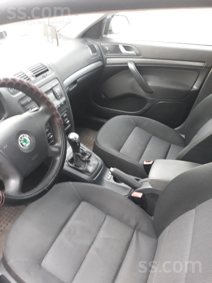 Pelēks Skoda Octavia 2006 Rīga, ar dzinēja tilpumu 1.90 L un nobraukumu 375 tūkst. km par 600 €, foto 7 vietnē AUTOMOTO.COM.LV