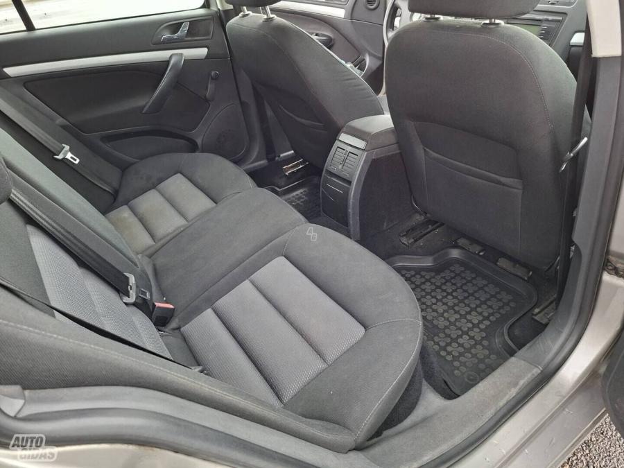 Pelēks Skoda Octavia 2006 Viļņa, ar dzinēja tilpumu 2.00 L un nobraukumu 328 tūkst. km par 1150 €, foto 14 vietnē AUTOMOTO.COM.LV