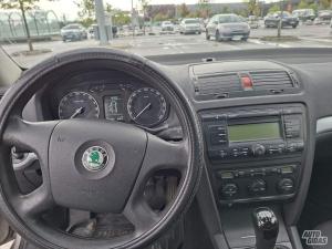 Pelēks Skoda Octavia 2006 Viļņa, ar dzinēja tilpumu 2.00 L un nobraukumu 328 tūkst. km par 1150 €, foto 16 vietnē AUTOMOTO.COM.LV