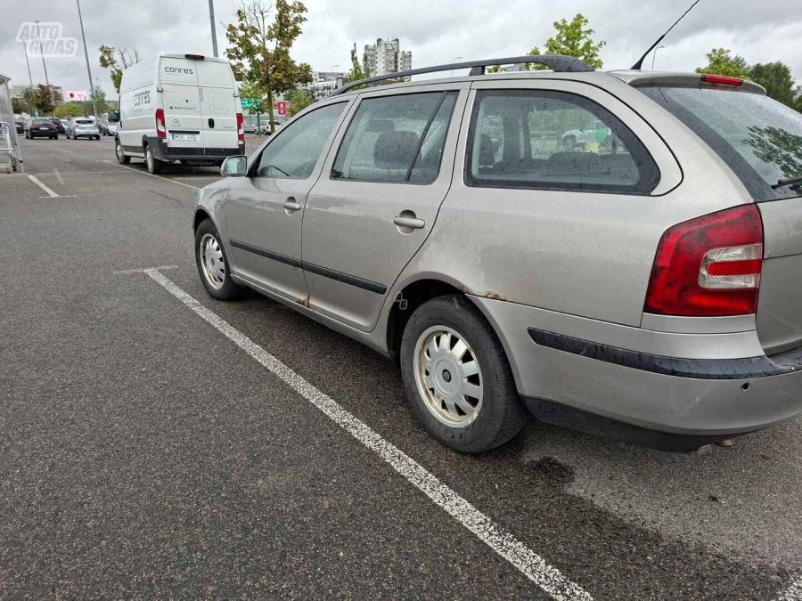 Pelēks Skoda Octavia 2006 Viļņa, ar dzinēja tilpumu 2.00 L un nobraukumu 328 tūkst. km par 1150 €, foto 17 vietnē AUTOMOTO.COM.LV