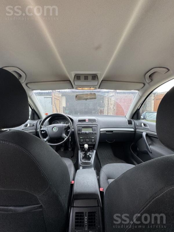 Pelēks Skoda Octavia 2006 Bauska, ar dzinēja tilpumu 1.90 L un nobraukumu 167 tūkst. km par 850 €, foto 3 vietnē AUTOMOTO.COM.LV