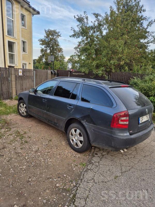 Pelēks Skoda Octavia 2006 Jelgava, ar dzinēja tilpumu 2.00 L un nobraukumu 350 tūkst. km par 500 €, foto 4 vietnē AUTOMOTO.COM.LV