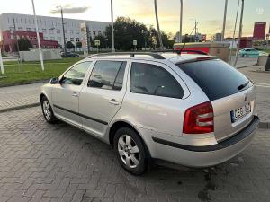 Grey Skoda Octavia 2006 in Kaunas, with an engine capacity of 1.90 L and mileage of 516 thousand km for 1350 €, photo 5 on AUTOMOTO.COM.LV