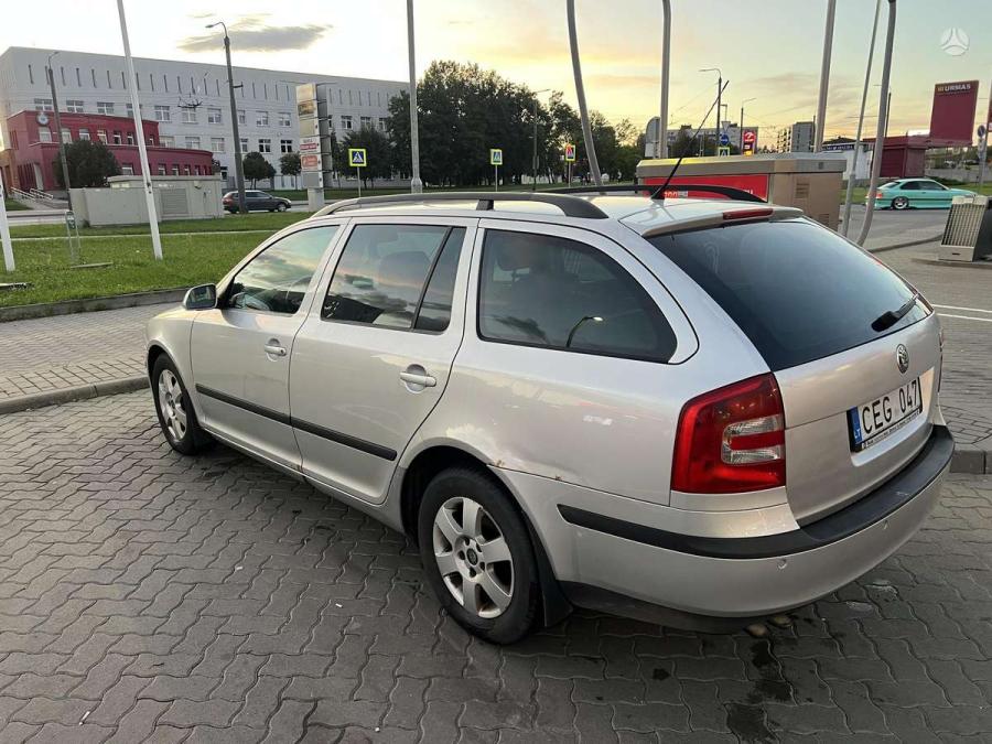 Grey Skoda Octavia 2006 in Kaunas, with an engine capacity of 1.90 L and mileage of 516 thousand km for 1350 €, photo 5 on AUTOMOTO.COM.LV