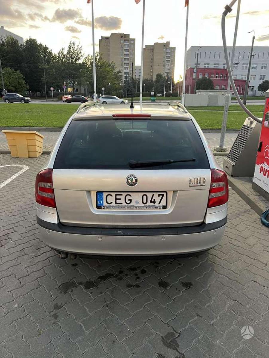 Grey Skoda Octavia 2006 in Kaunas, with an engine capacity of 1.90 L and mileage of 516 thousand km for 1350 €, photo 6 on AUTOMOTO.COM.LV