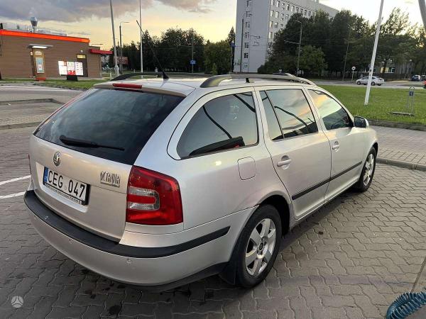 Grey Skoda Octavia 2006 in Kaunas, with an engine capacity of 1.90 L and mileage of 516 thousand km for 1350 €, photo 7 on AUTOMOTO.COM.LV