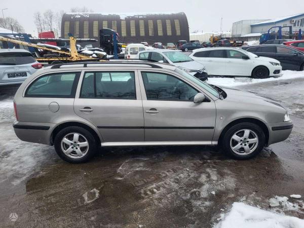 Grey Skoda Octavia 2007 in Marijampole, with an engine capacity of 1.60 L and mileage of 140 thousand km for 1999 €, photo 2 on AUTOMOTO.COM.LV