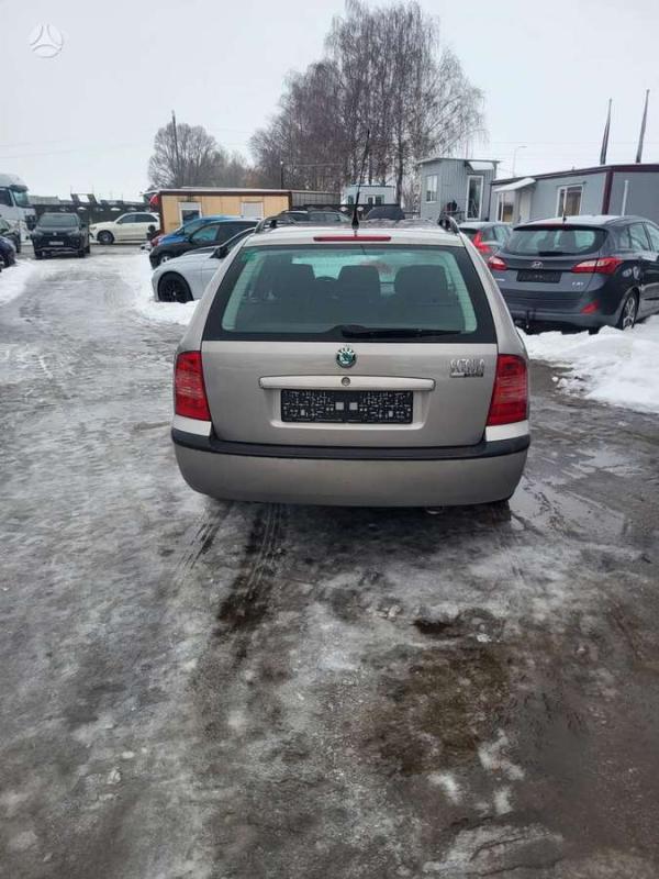 Grey Skoda Octavia 2007 in Marijampole, with an engine capacity of 1.60 L and mileage of 140 thousand km for 1999 €, photo 4 on AUTOMOTO.COM.LV