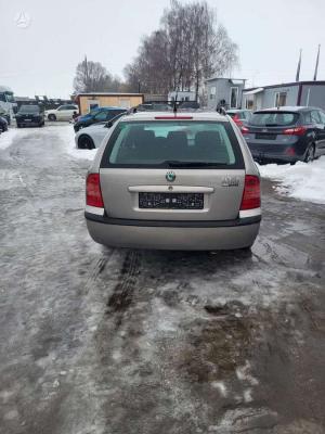 Grey Skoda Octavia 2007 in Marijampole, with an engine capacity of 1.60 L and mileage of 140 thousand km for 1999 €, photo 4 on AUTOMOTO.COM.LV