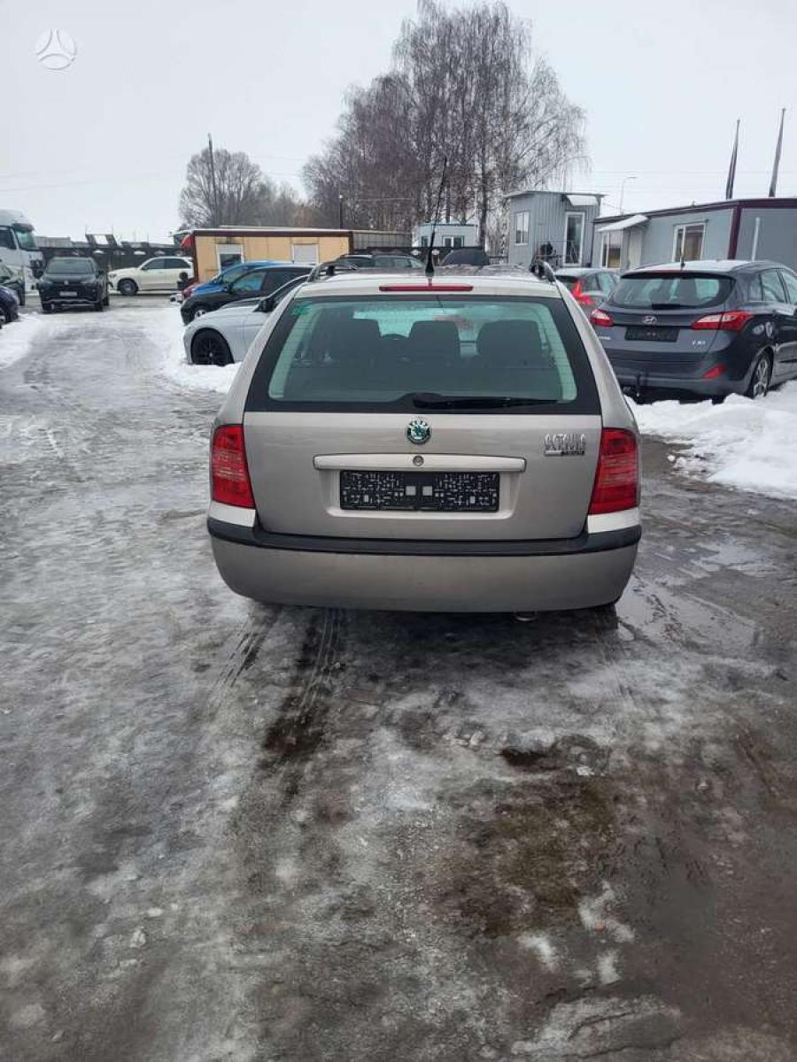 Grey Skoda Octavia 2007 in Marijampole, with an engine capacity of 1.60 L and mileage of 140 thousand km for 1999 €, photo 4 on AUTOMOTO.COM.LV