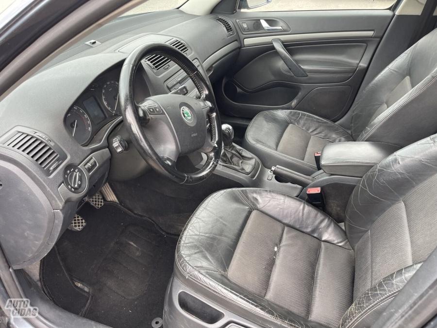 Grey Skoda Octavia 2007 in Vilnius, with an engine capacity of 2.00 L and mileage of 250 thousand km for 1700 €, photo 23 on AUTOMOTO.COM.LV