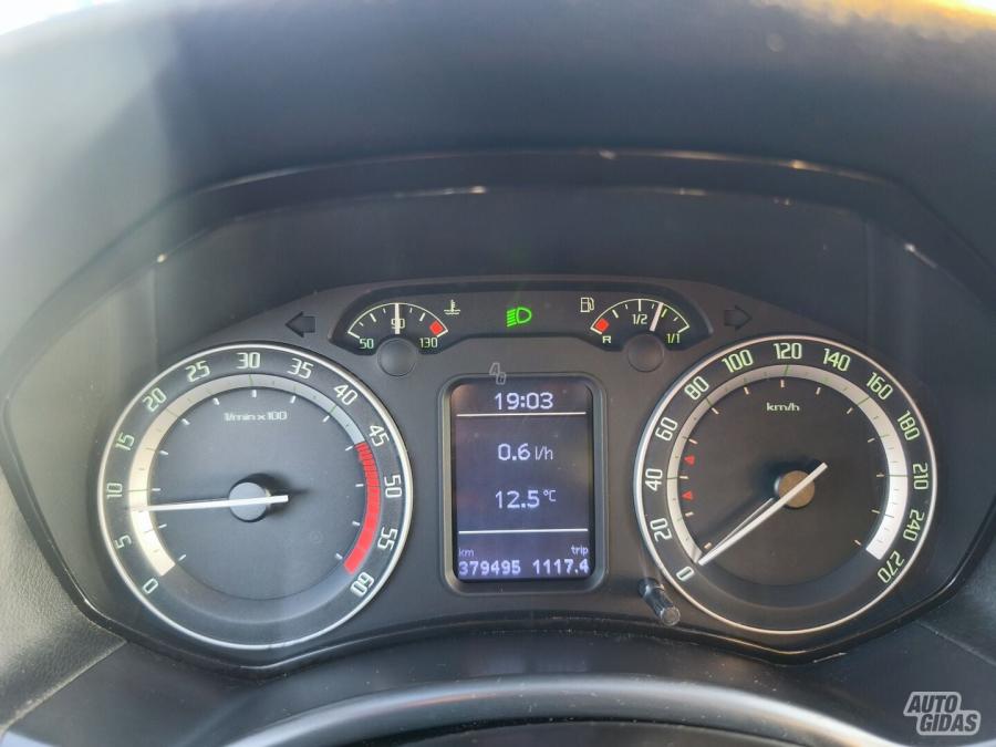 Pelēks Skoda Octavia 2007 Palanga, ar dzinēja tilpumu 2.00 L un nobraukumu 379 tūkst. km par 2999 €, foto 9 vietnē AUTOMOTO.COM.LV