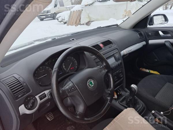 Pelēks Skoda Octavia 2007 Rīga, ar dzinēja tilpumu 1.90 L un nobraukumu 436 tūkst. km par 2850 €, foto 3 vietnē AUTOMOTO.COM.LV