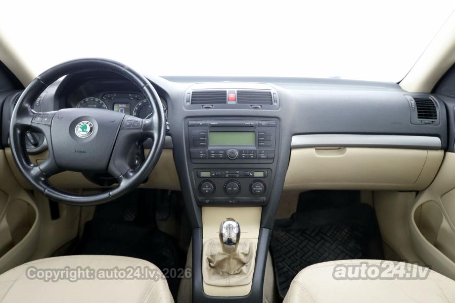 Pelēks Skoda Octavia 2007 Tallina, ar dzinēja tilpumu 1.60 L un nobraukumu 239 tūkst. km par 999 €, foto 6 vietnē AUTOMOTO.COM.LV