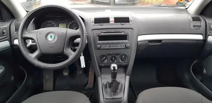 Pelēks Skoda Octavia 2007 Valmiera, ar dzinēja tilpumu 1.90 L un nobraukumu 345 tūkst. km par 1300 €, foto 10 vietnē AUTOMOTO.COM.LV