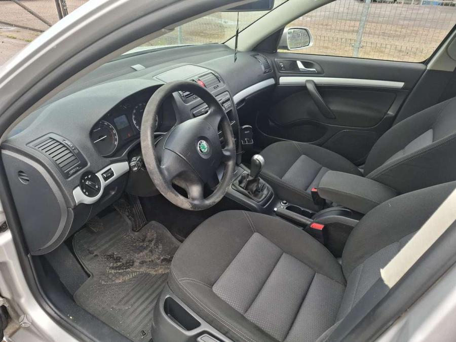 Grey Skoda Octavia 2007 in Prienai, with an engine capacity of 1.90 L and mileage of 253 thousand km for 2200 €, photo 7 on AUTOMOTO.COM.LV