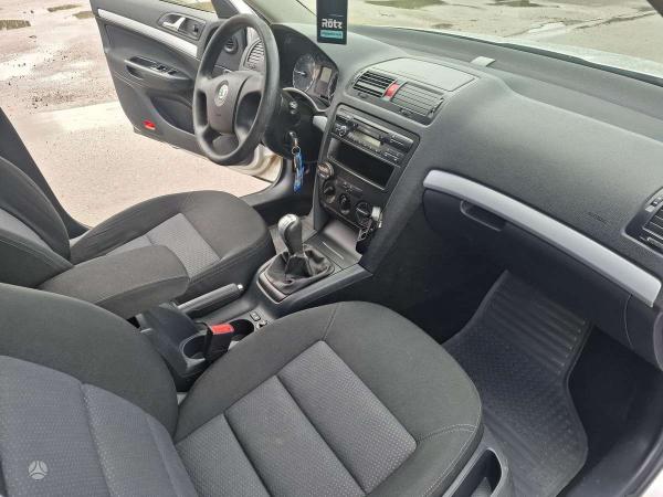 Grey Skoda Octavia 2007 in Prienai, with an engine capacity of 1.90 L and mileage of 253 thousand km for 2200 €, photo 8 on AUTOMOTO.COM.LV