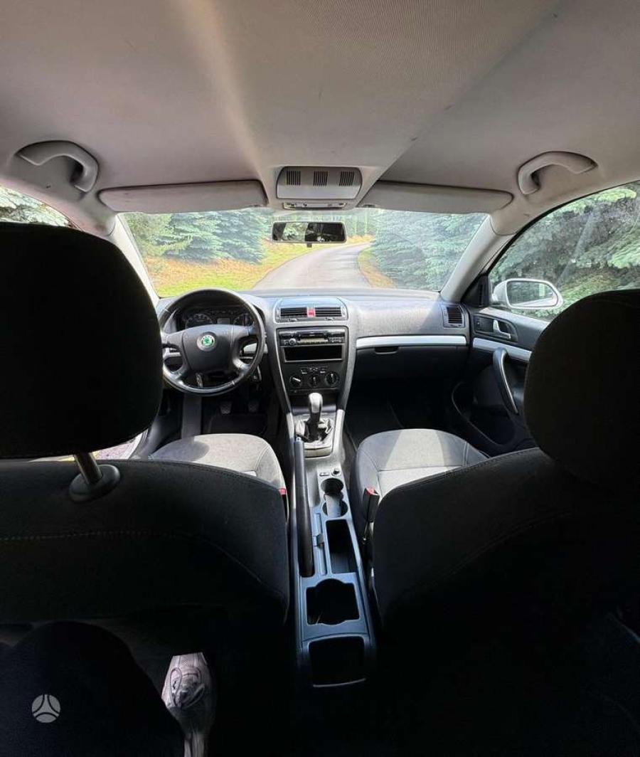 Pelēks Skoda Octavia 2007 Utena, ar dzinēja tilpumu 1.90 L un nobraukumu 285 tūkst. km par 2999 €, foto 10 vietnē AUTOMOTO.COM.LV