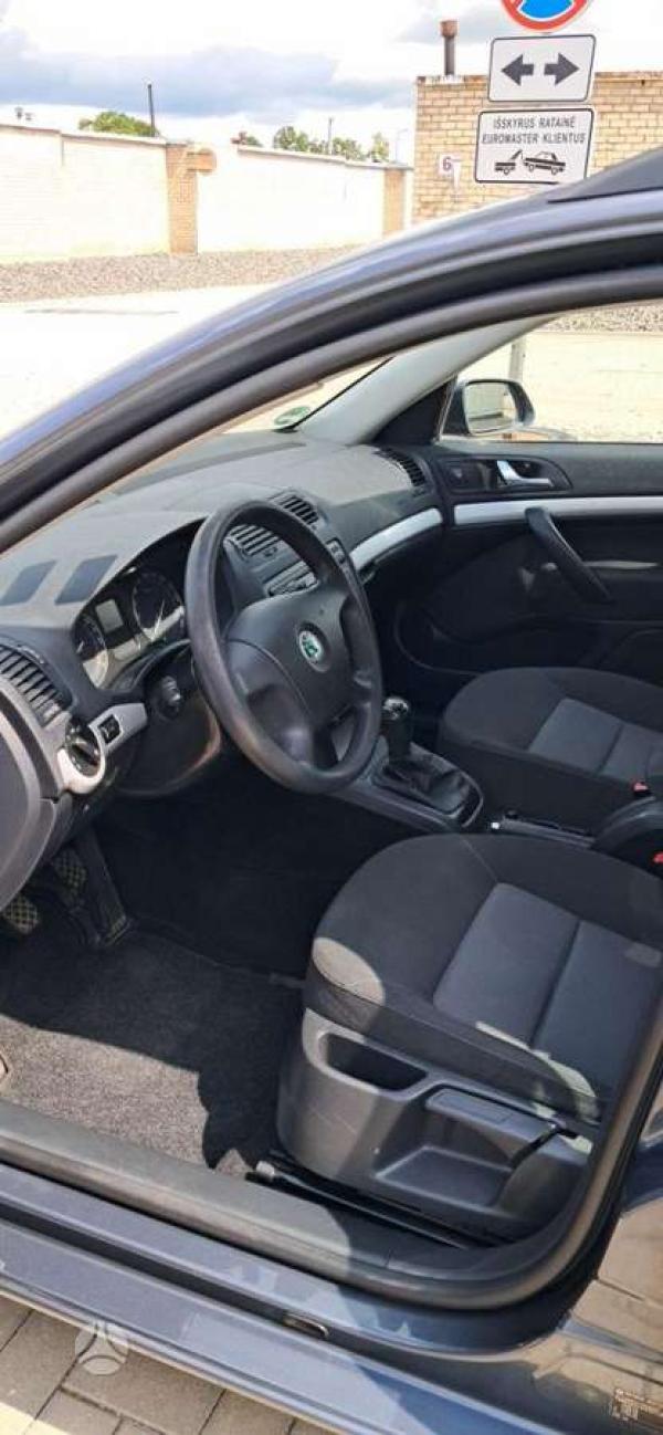 Pelēks Skoda Octavia 2007 Marijampole, ar dzinēja tilpumu 1.60 L un nobraukumu 0 tūkst. km par 2499 €, foto 9 vietnē AUTOMOTO.COM.LV