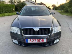 Grey Skoda Octavia 2007 in Birzai, with an engine capacity of 1.90 L and mileage of 297 thousand km for 2350 €, photo 7 on AUTOMOTO.COM.LV